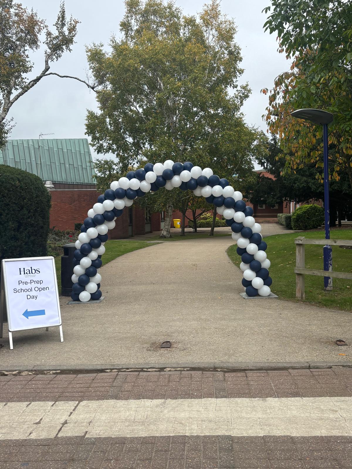 School Event Balloons & Displays | Fun Party Superstore